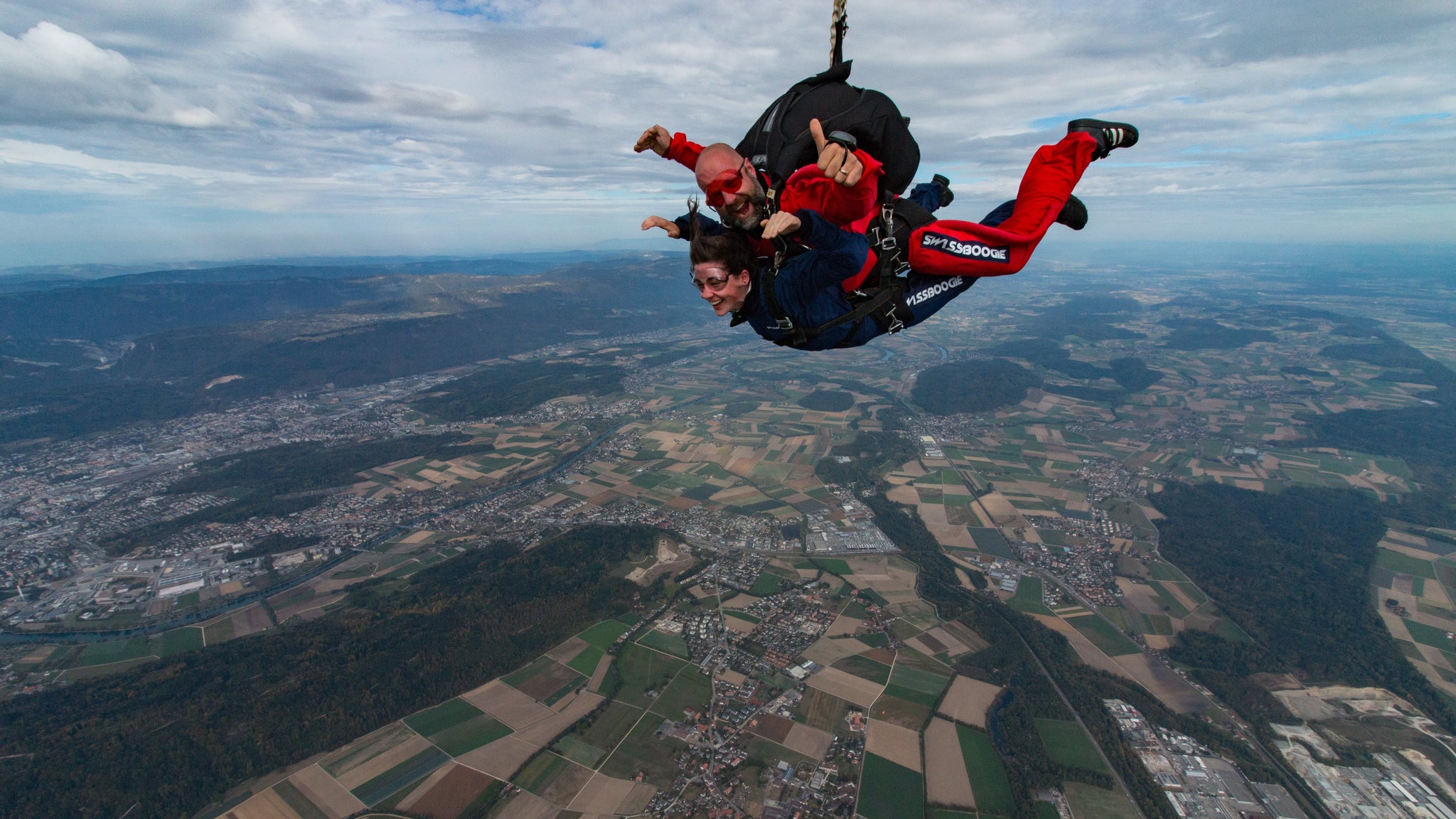 10 good reasons to jump with a tandem parachute